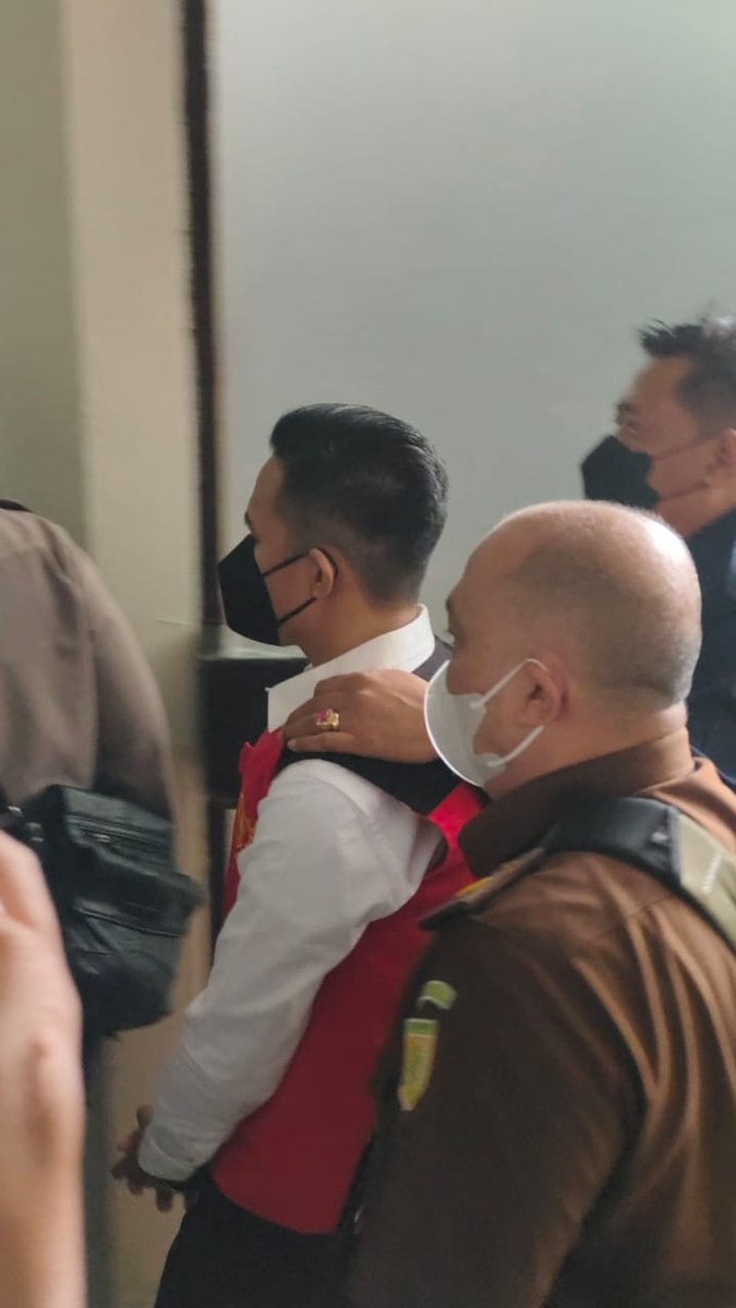 Mazzini On Twitter Rt Eradotid Bharada E Tiba Di Pn Jakarta Selatan