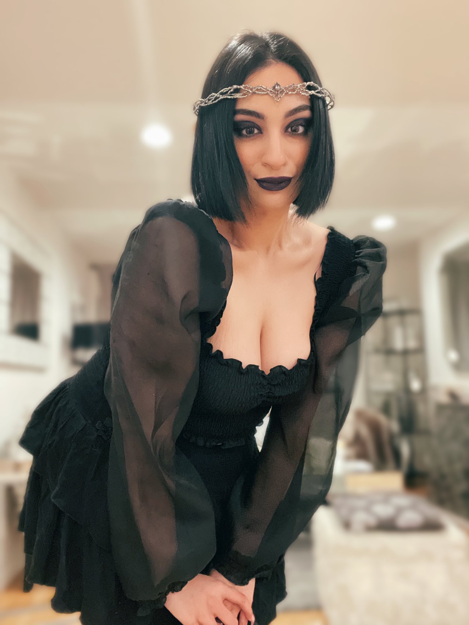 Coco Lilly on Twitter: "My head hurts but 🖤 https://t.co/WUIwSRUsrq" / Twitter