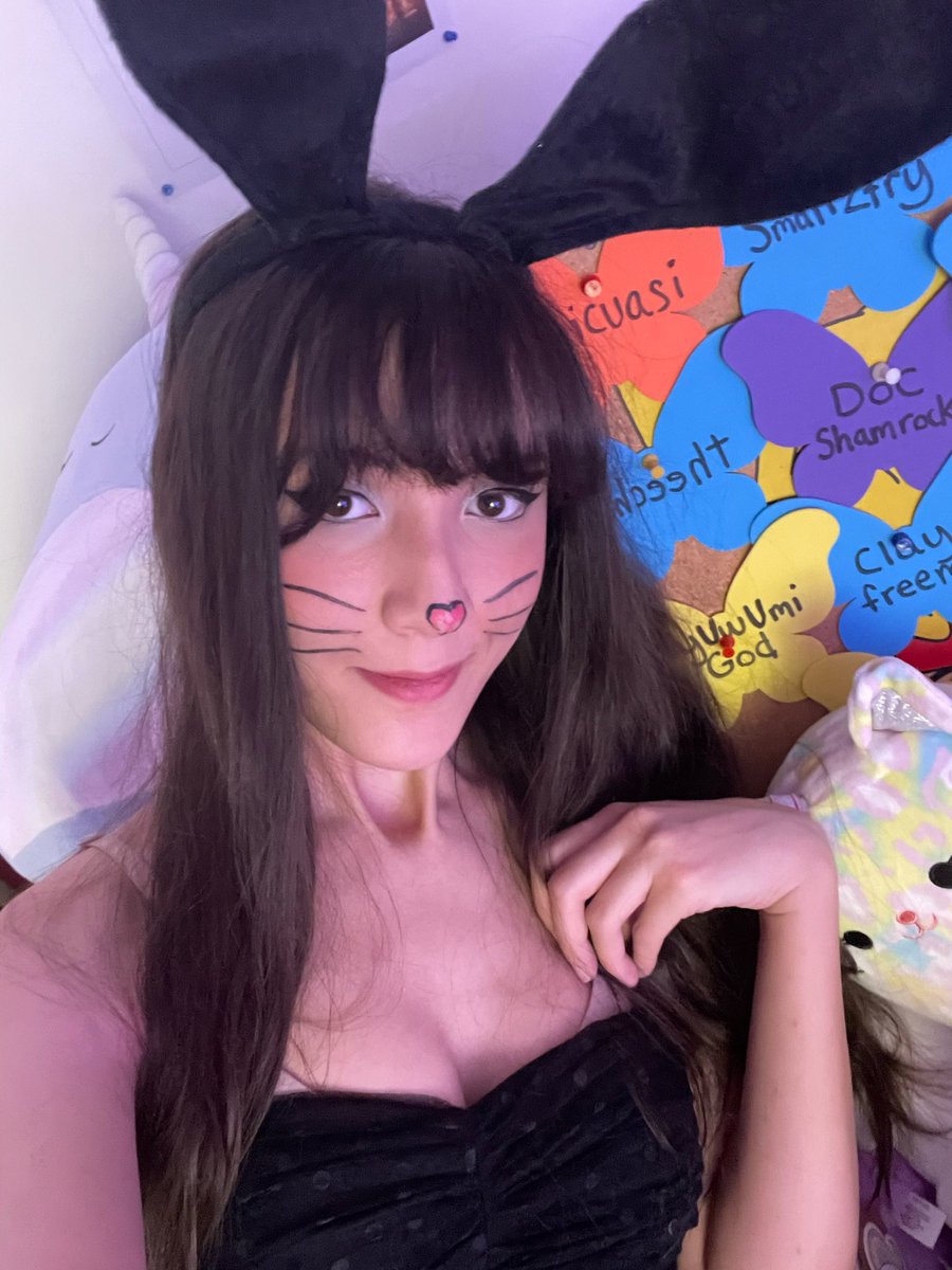 C9 Emilia on Twitter: "happy halloween 🐰"