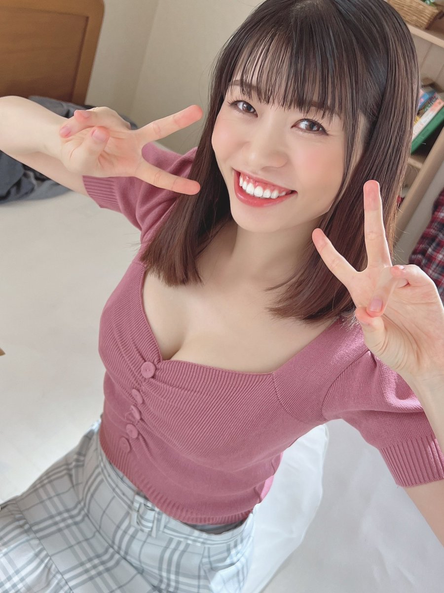 浜辺栞帆(はまべかほ) On Twitter おはようございます🍑今月から新しい環境という方も多いようですね!私たちの幸先が良いように今日はスキップ多めにしておきます ٩ ᐖ ۶るん