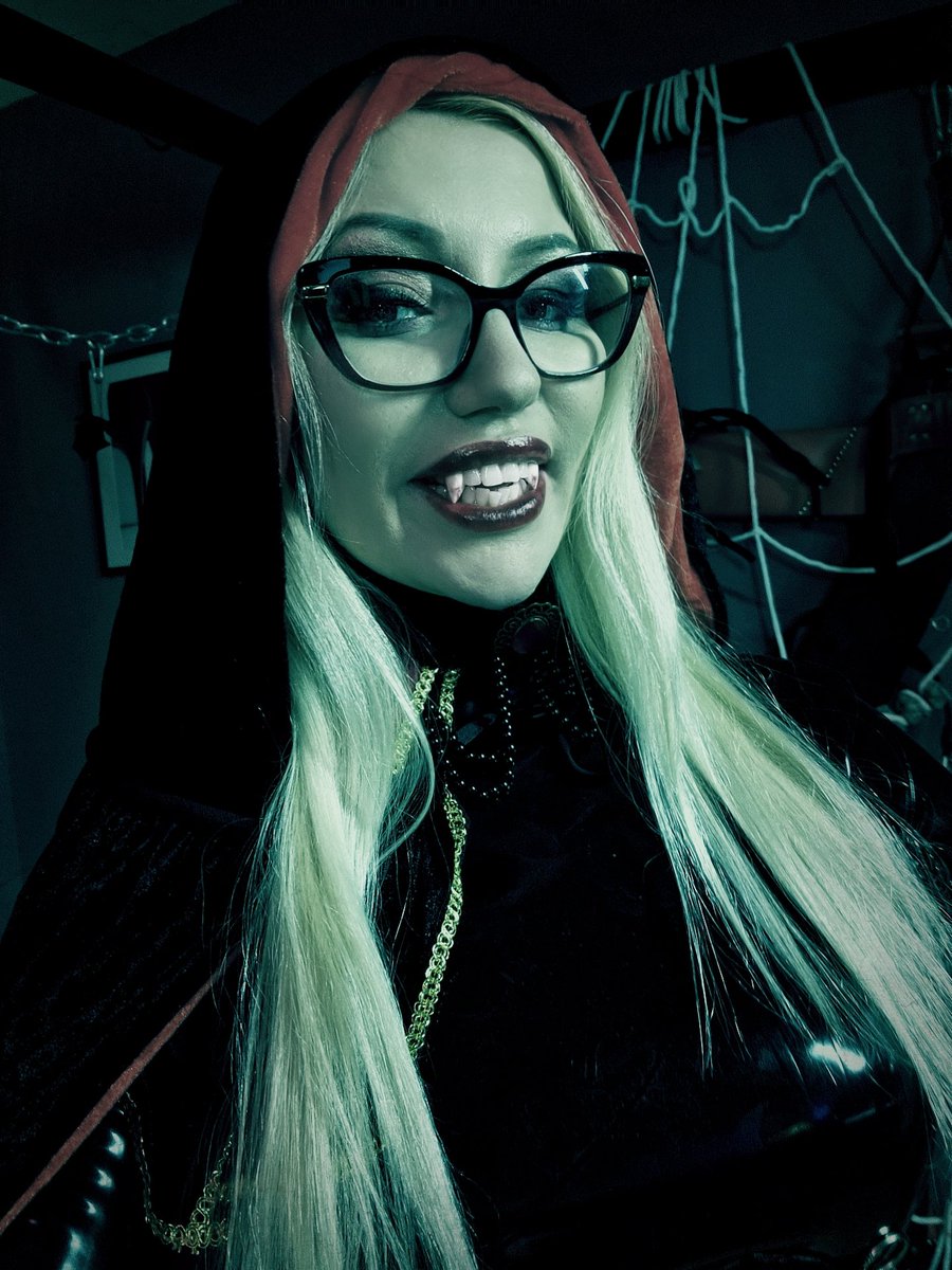 I will bite you if you're naughty! Happy Halloween 🎃👻🦇 Alexandra ...