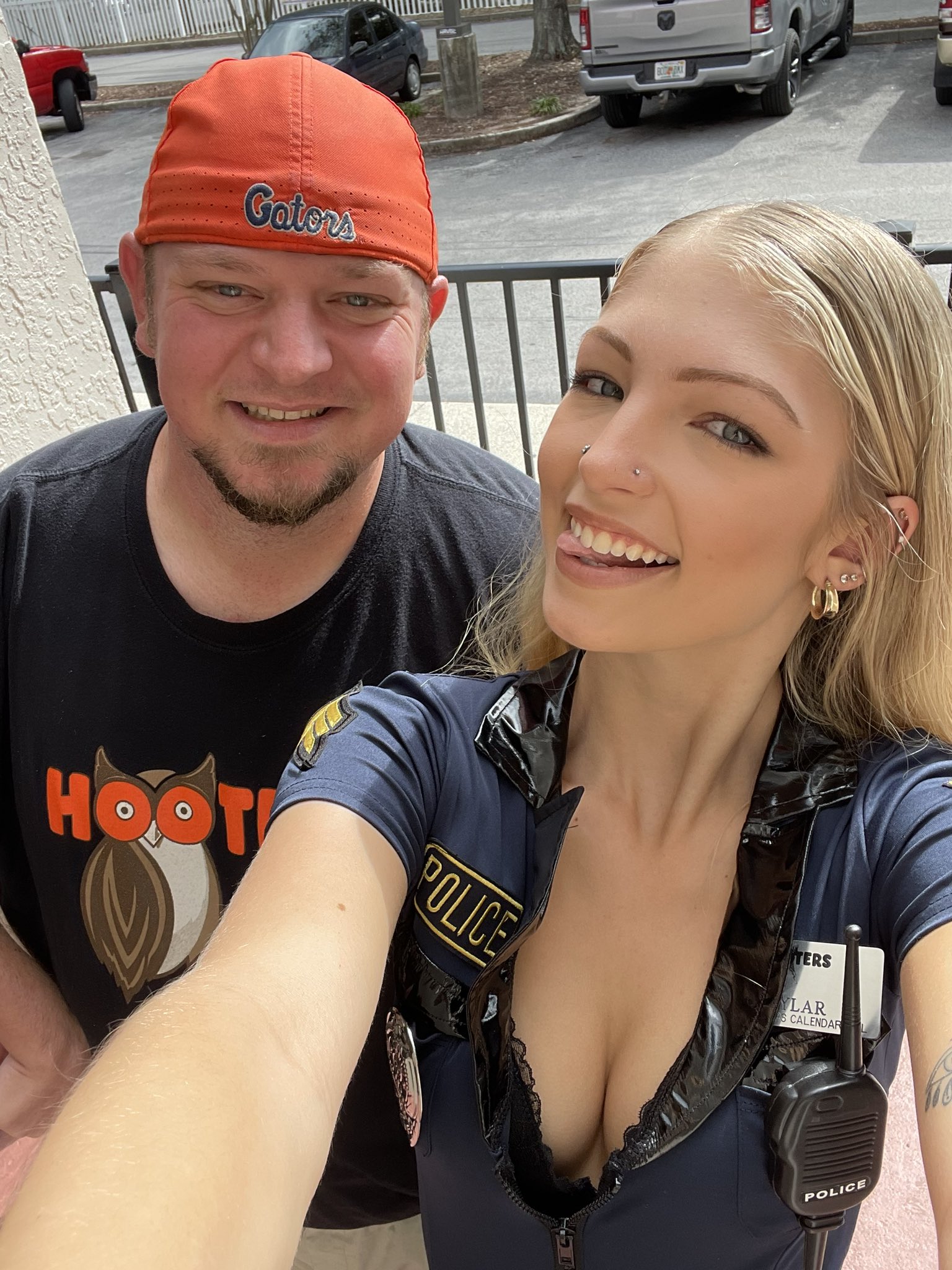 CHRIS on Twitter: "@Hooters Happy Halloween 🎃 https://t.co/4Ri5hlAaTz" / Twitter