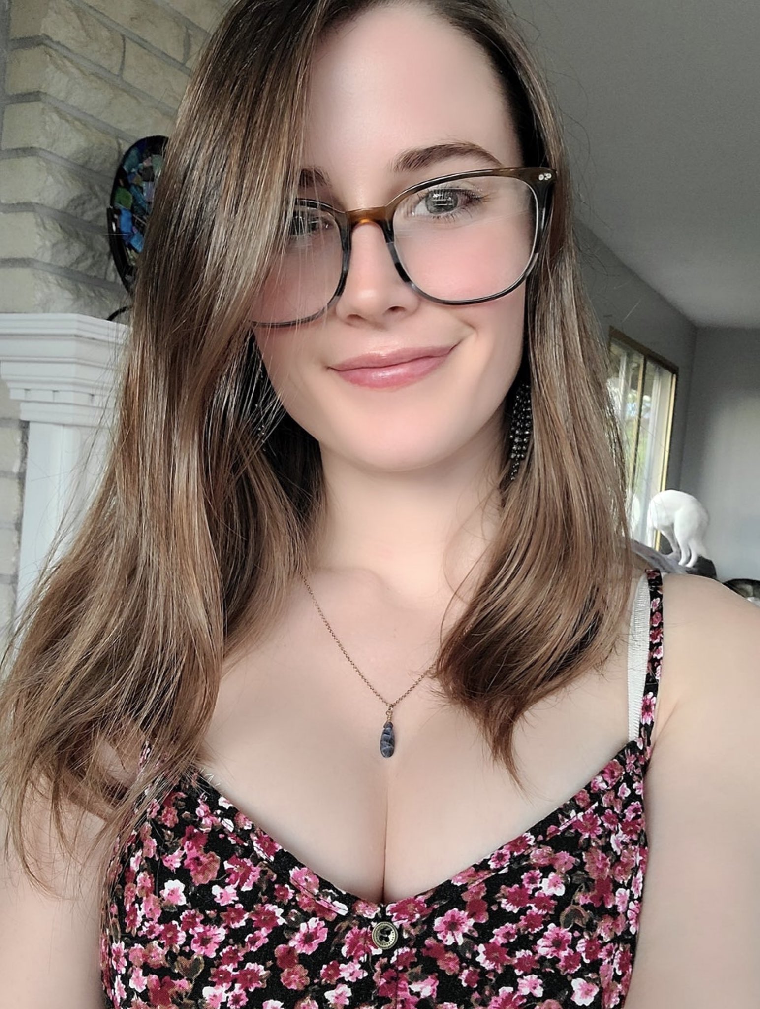 Tw Pornstars Gamer Girl Twitter Am I Still Cute In Glasses🥺 10 02