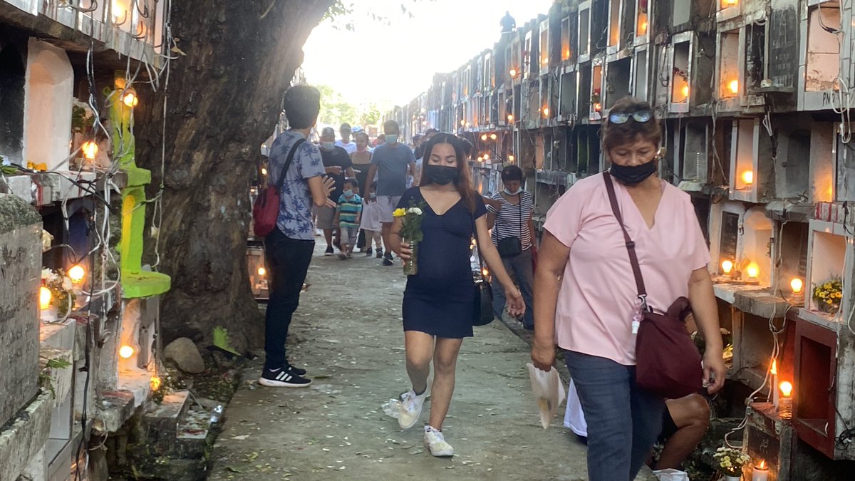 feanneperez LOOK: People are starting to flock to Carreta Public ...