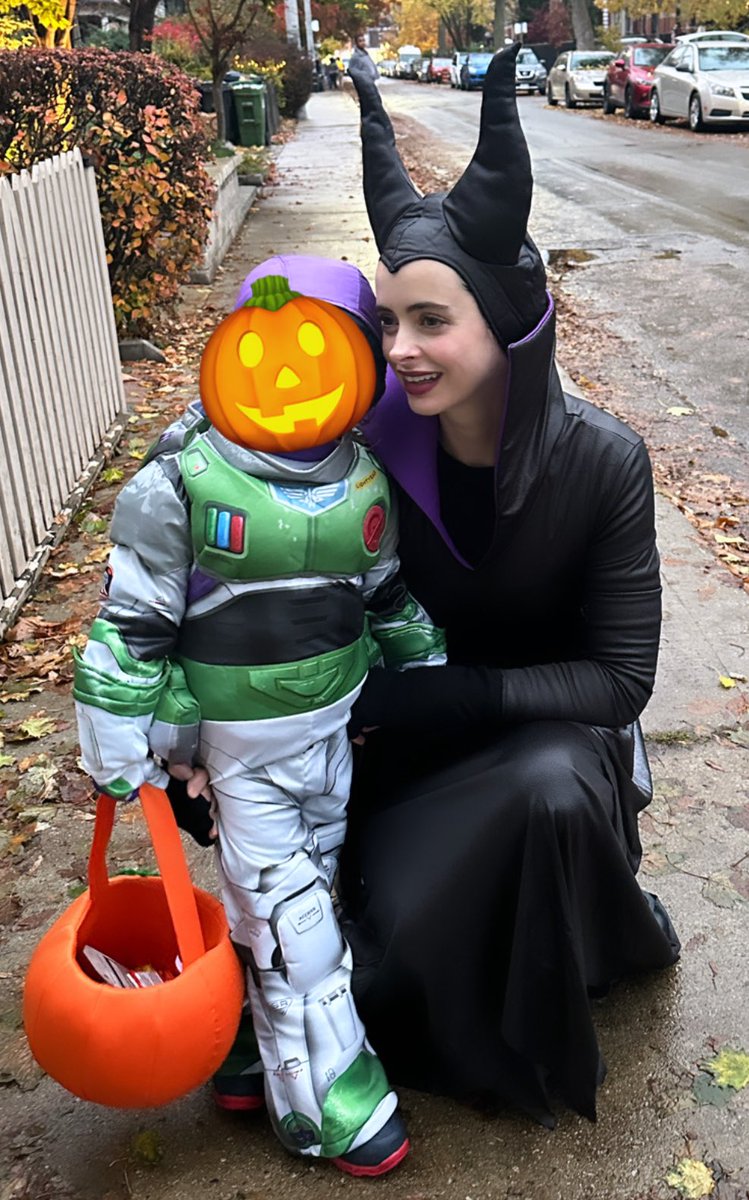 krysten ritter on Twitter: "Happy Halloween! 😈🎃"