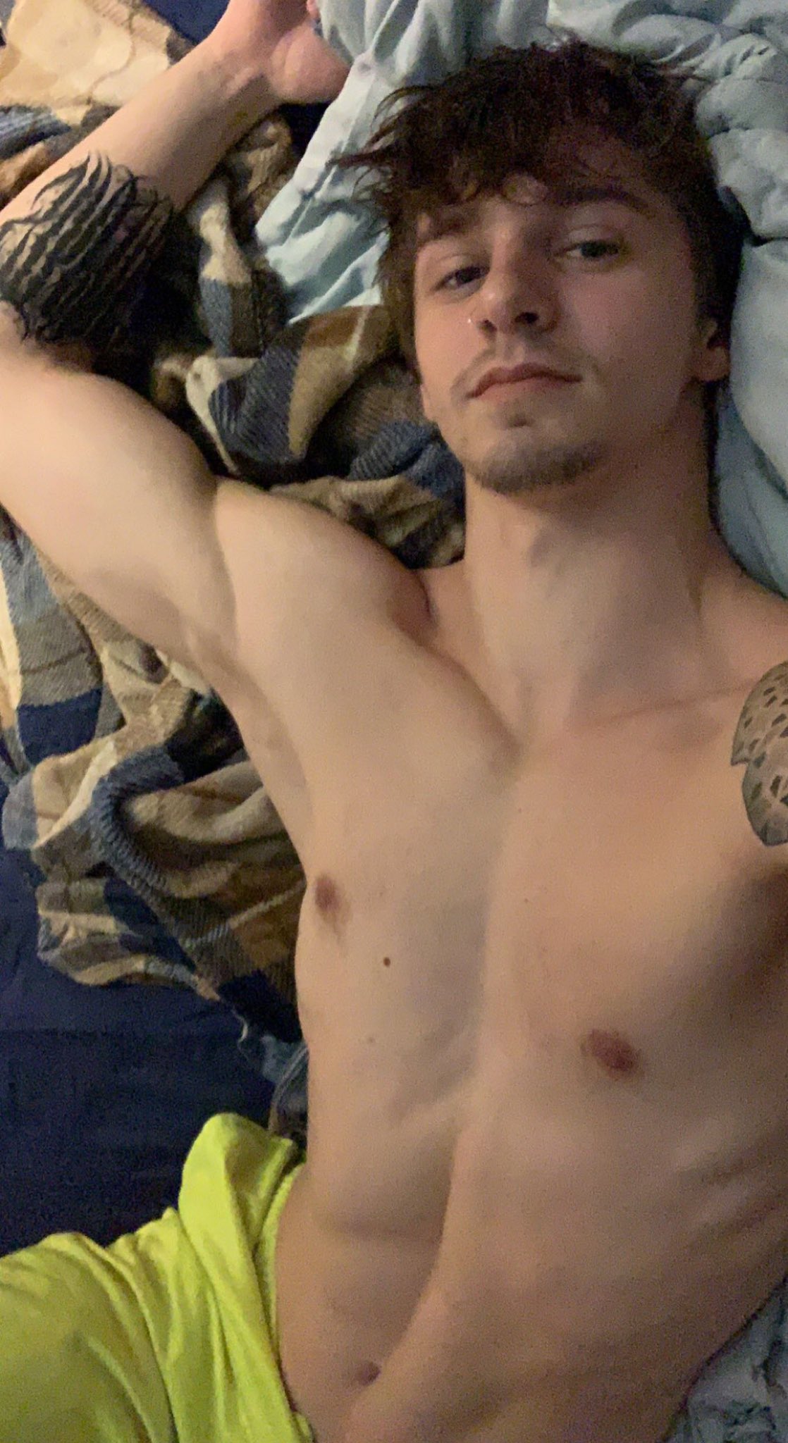 Switchy 👻 SALE on OF on Twitter: "Throwback pics are weird to look at 👀 👀 https://t.co ...