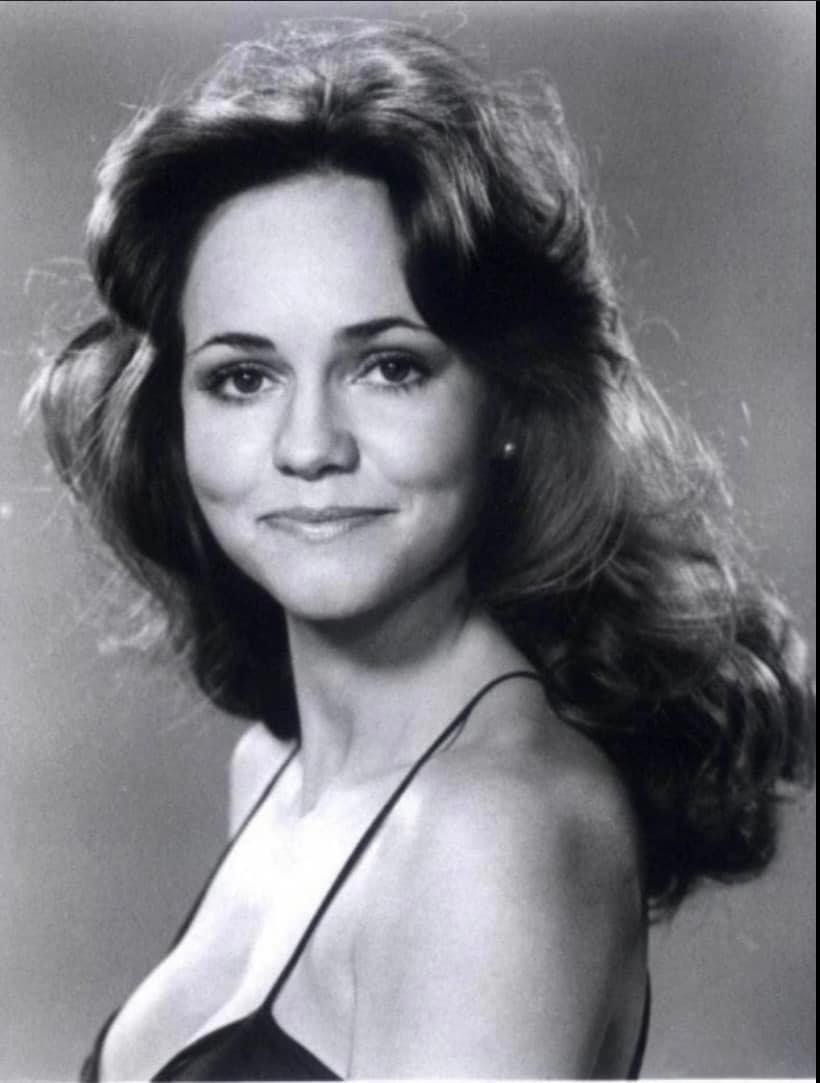 Notablehistory On Twitter Sally Field