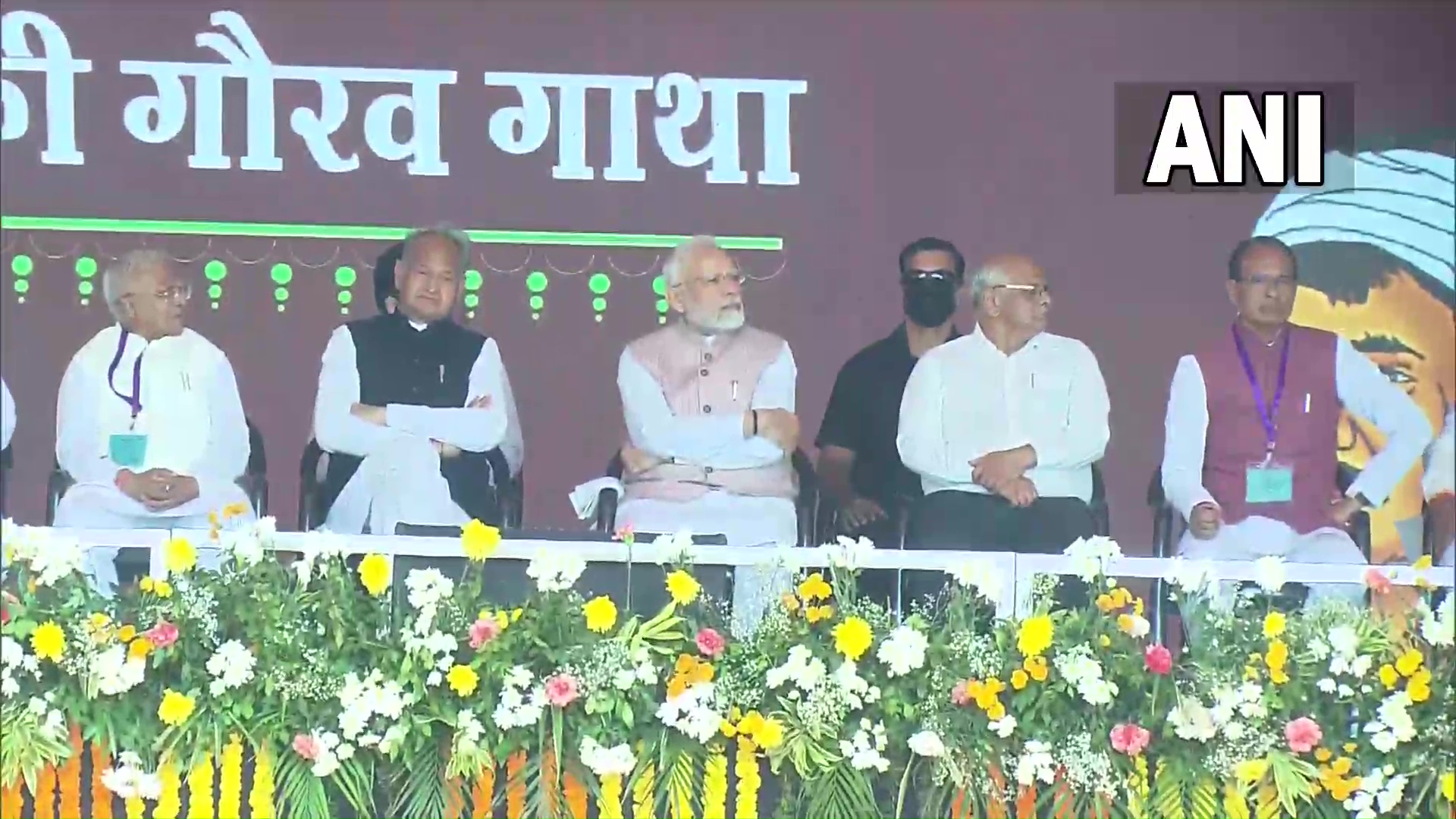 ANI on Twitter: "Prime Minister Narendra Modi, along with Rajasthan CM Ashok Gehlot, Gujarat CM ...