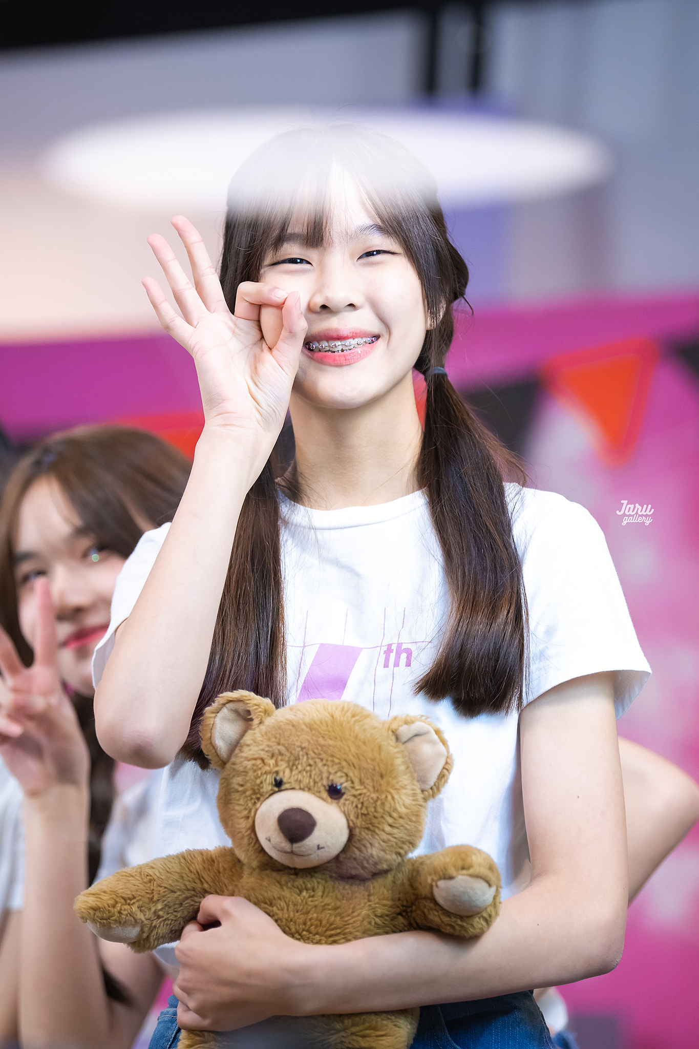 JARU's on Twitter: "Nice to meet Cha~ 😇 #MichaBNK48 #BNK48 https://t.co/oJBi42Nenx" / Twitter