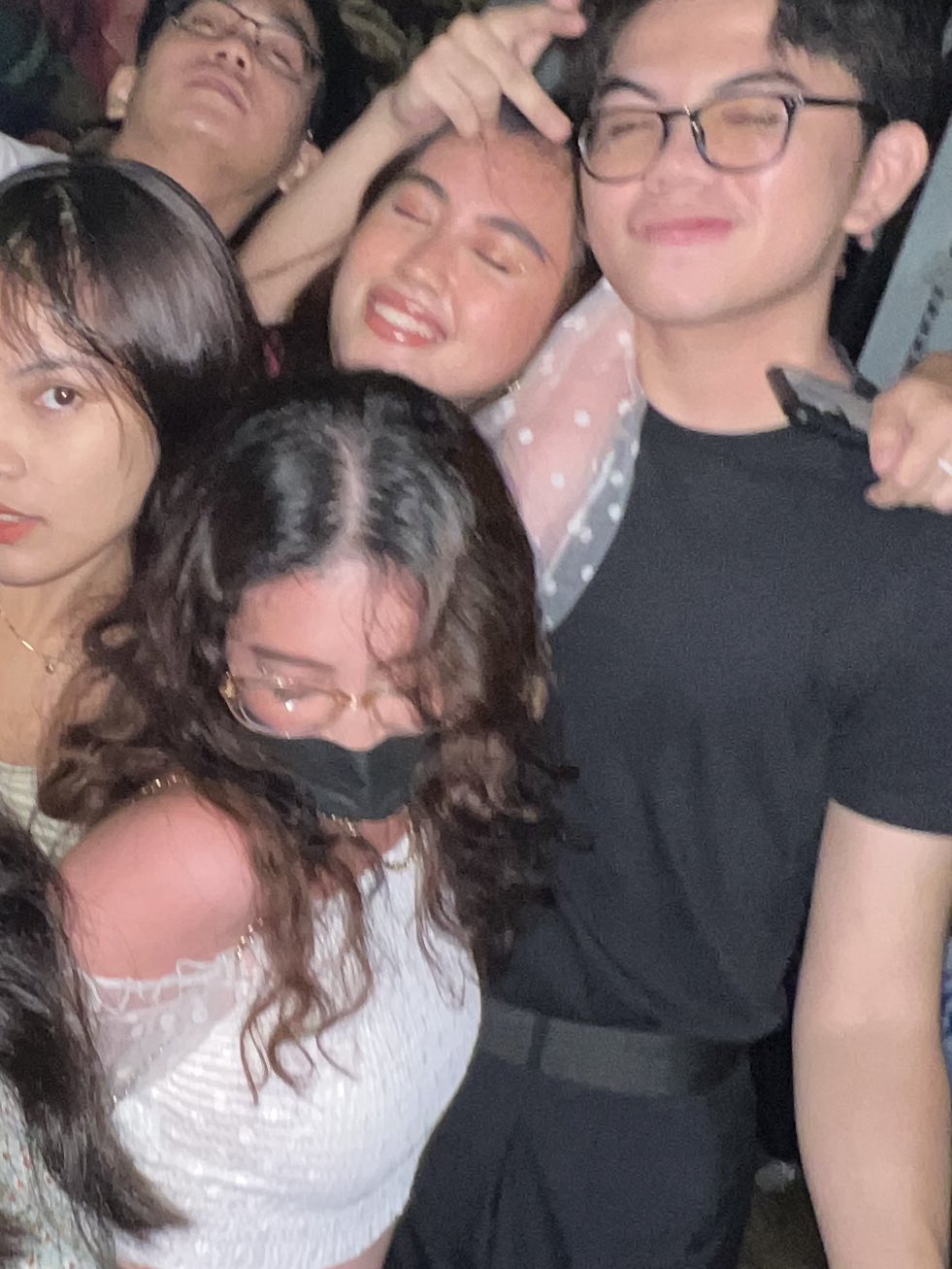 Pia, fRPh on Twitter: "pati ba naman dyan ate tulog k💀💀 https://t.co/yW8GSNhcGZ" / Twitter