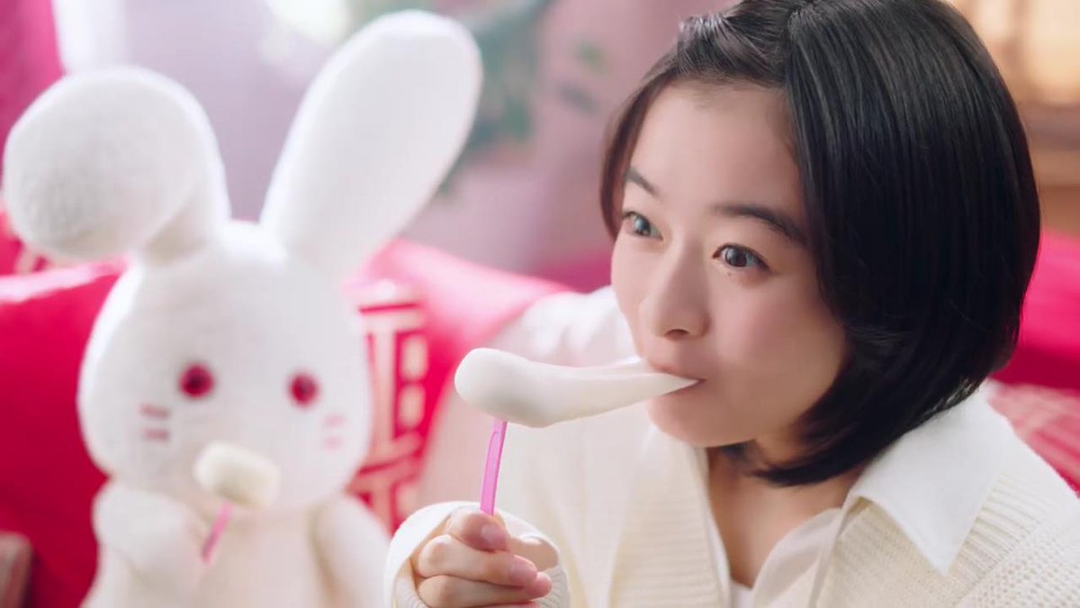 動画NOW on Twitter: "森七菜 が出演する ロッテ 雪見だいふく のCM「おいしさの秘密」篇。 https://douganow.jp/archives ...