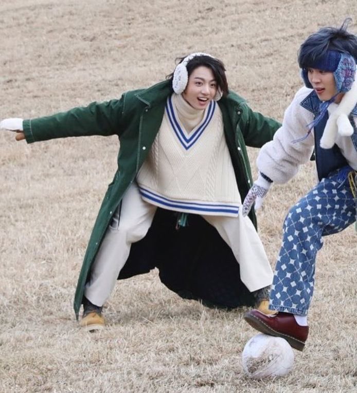 peupeu🎄 ️‍🩹loves jungkook on Twitter: "Endearing Jungkook Videos - a thread ( Open it if u miss ...