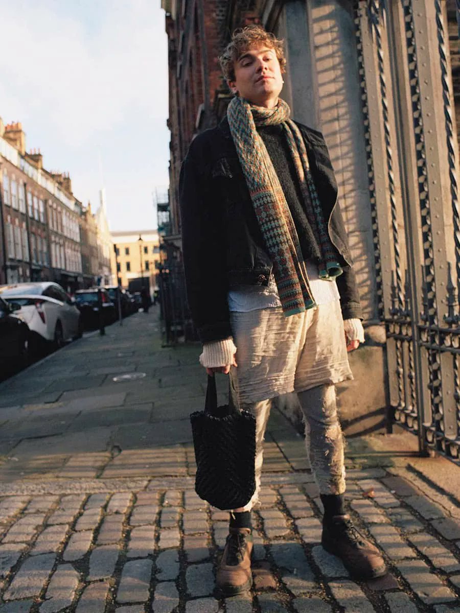 GINZA on Twitter: "今日は #タイツの日 なんだって！参考にしたい過去のスナップ記事を発見 →【ロンドンでスナップ vol.2｜ ショートパンツとタイツが近頃の定番 etc ...