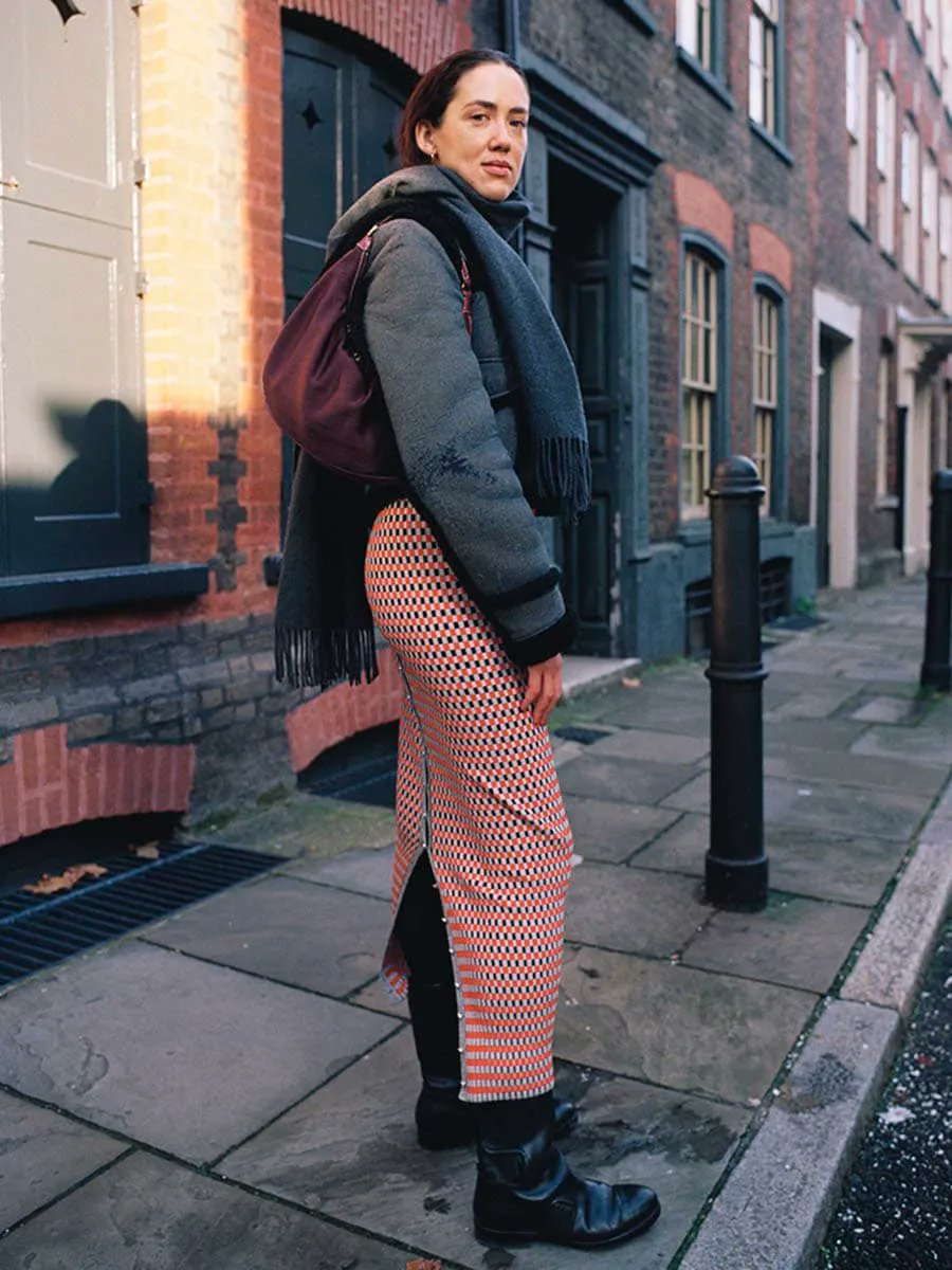 GINZA on Twitter: "今日は #タイツの日 なんだって！参考にしたい過去のスナップ記事を発見 →【ロンドンでスナップ vol.2｜ ショートパンツとタイツが近頃の定番 etc ...