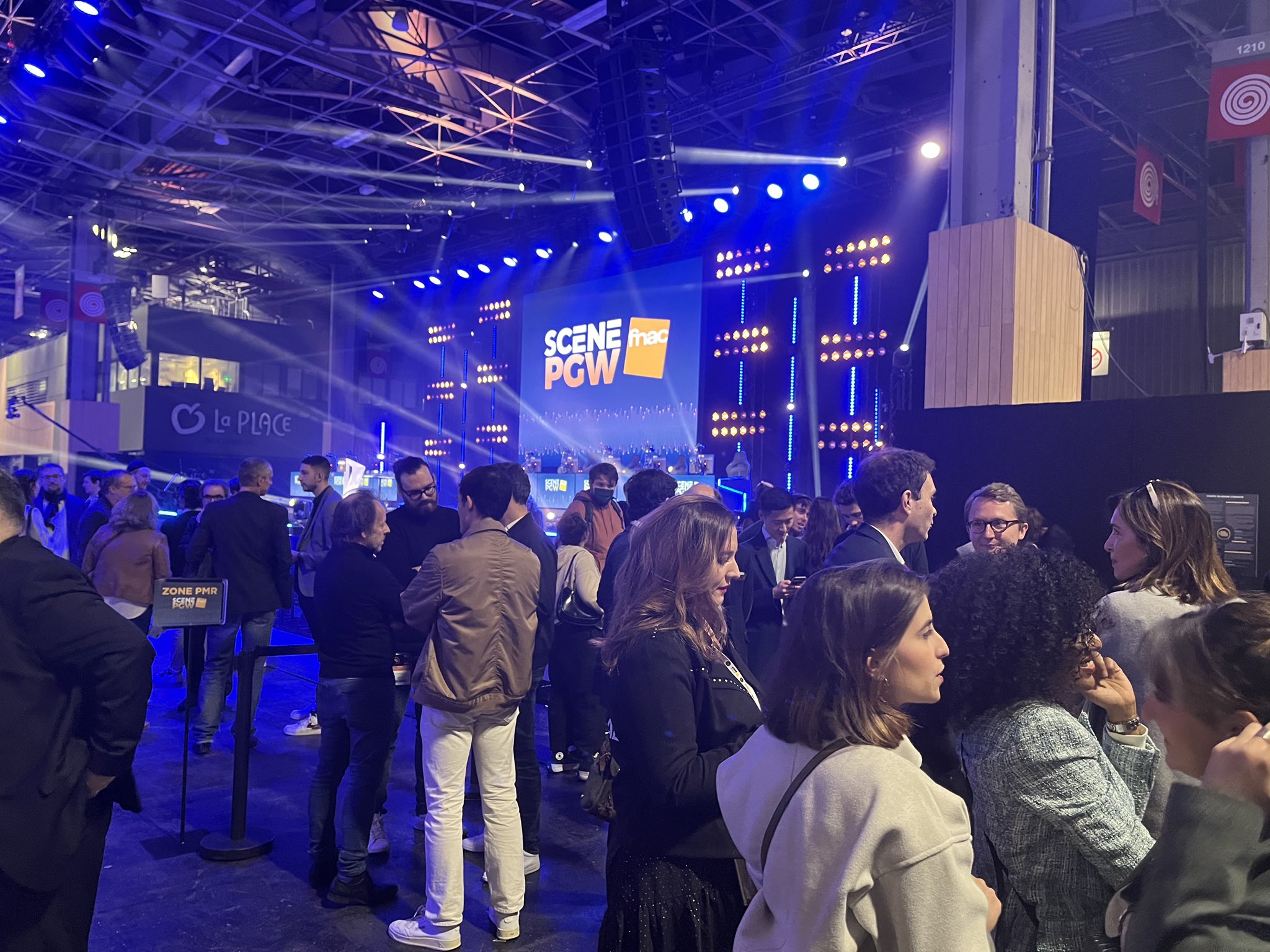 Mairie du 15 on Twitter: "Inauguration de la @ParisGamesWeek #PGW au Parc des Expositions de la ...