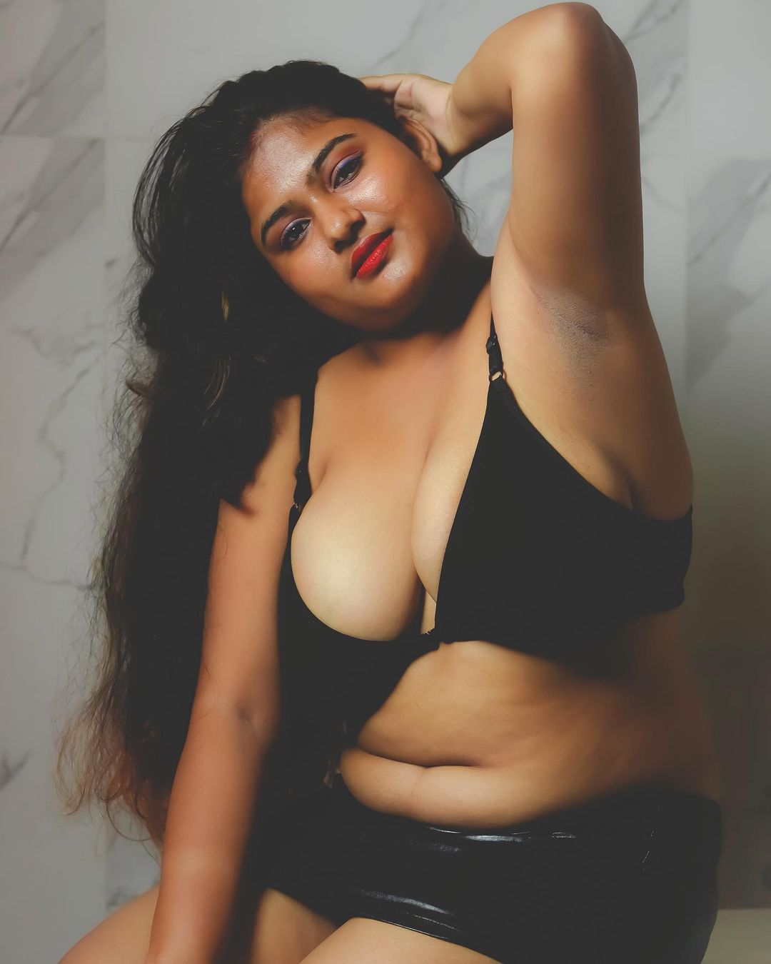 Megha Das on Twitter: "Voluptuous me🖤 https://t.co/TEbus3JxMY" / Twitter