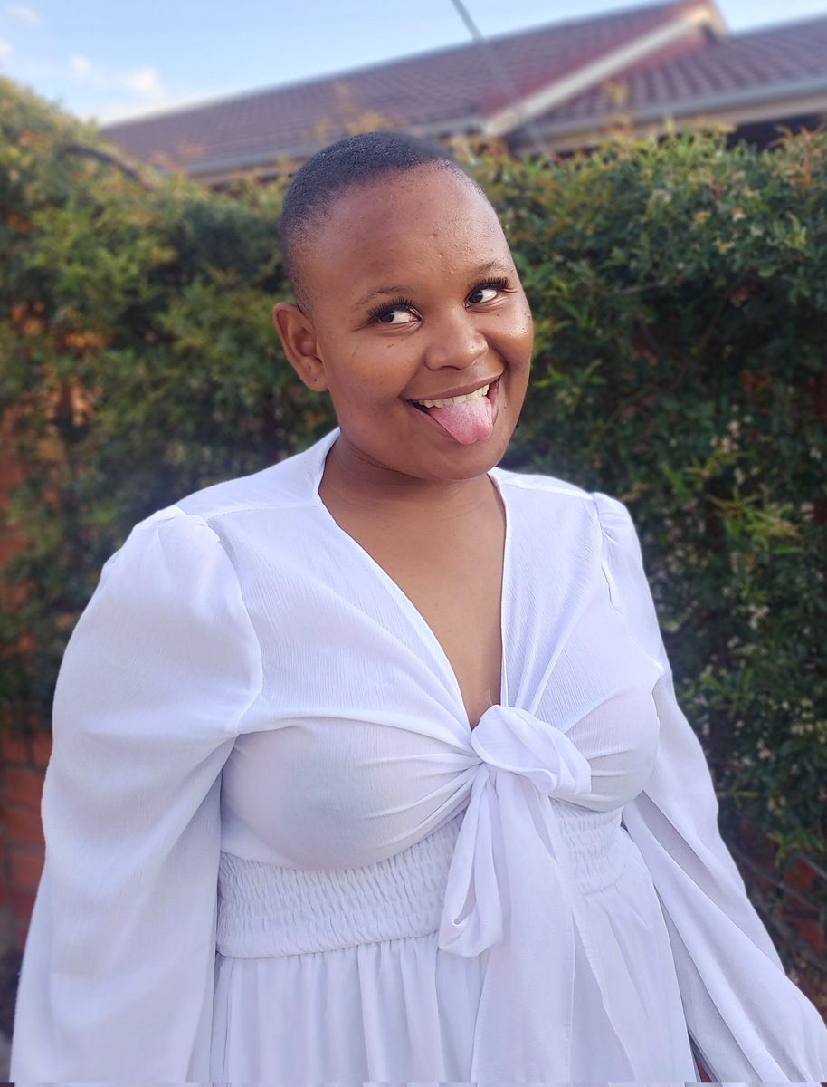 Kekeletso on Twitter: "Nothing much to see here. Just a bad bitch sticking her tongue (and some ...