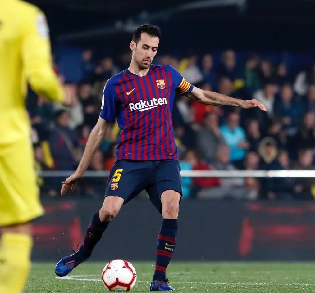 Hay dos tipos de pivote: 1. Pivote posicional. 2. Pivote creativo ...