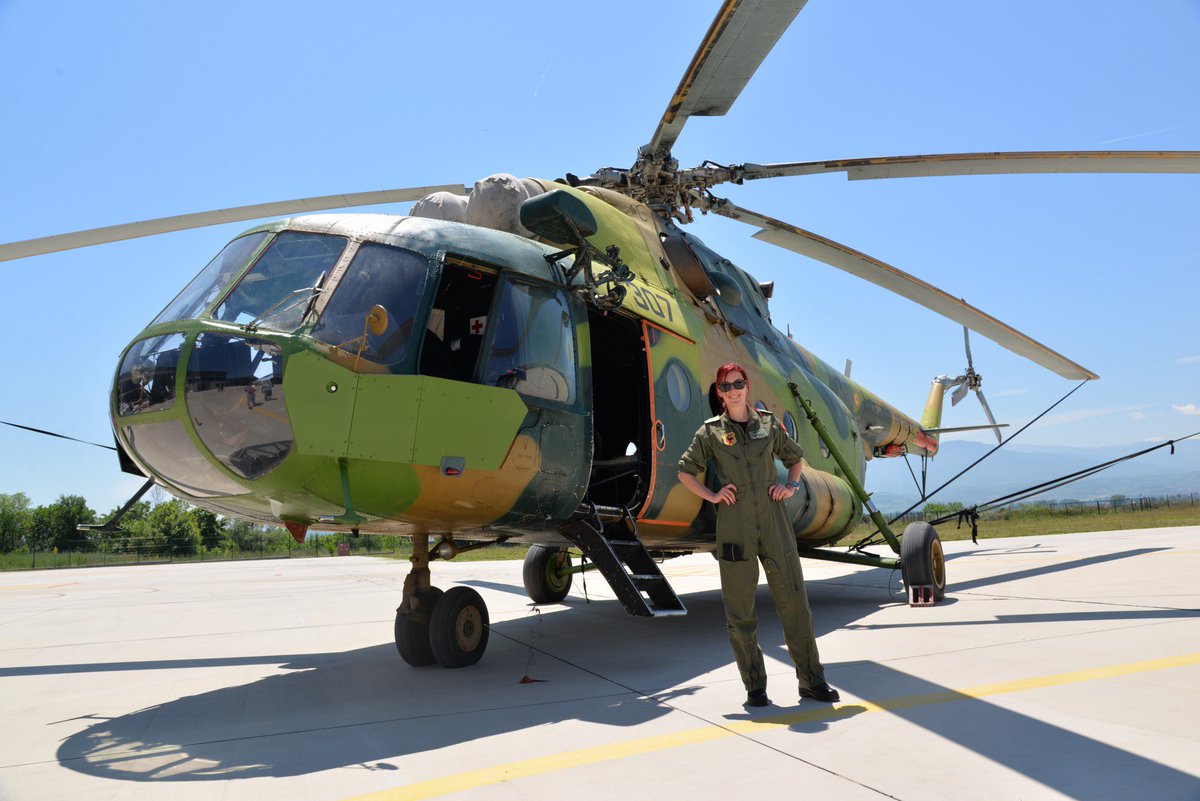 Peđa Vučetić ️ on Twitter: "Iva Matic je prva žena vojni pilot, prva žena pilot helikoptera i ...