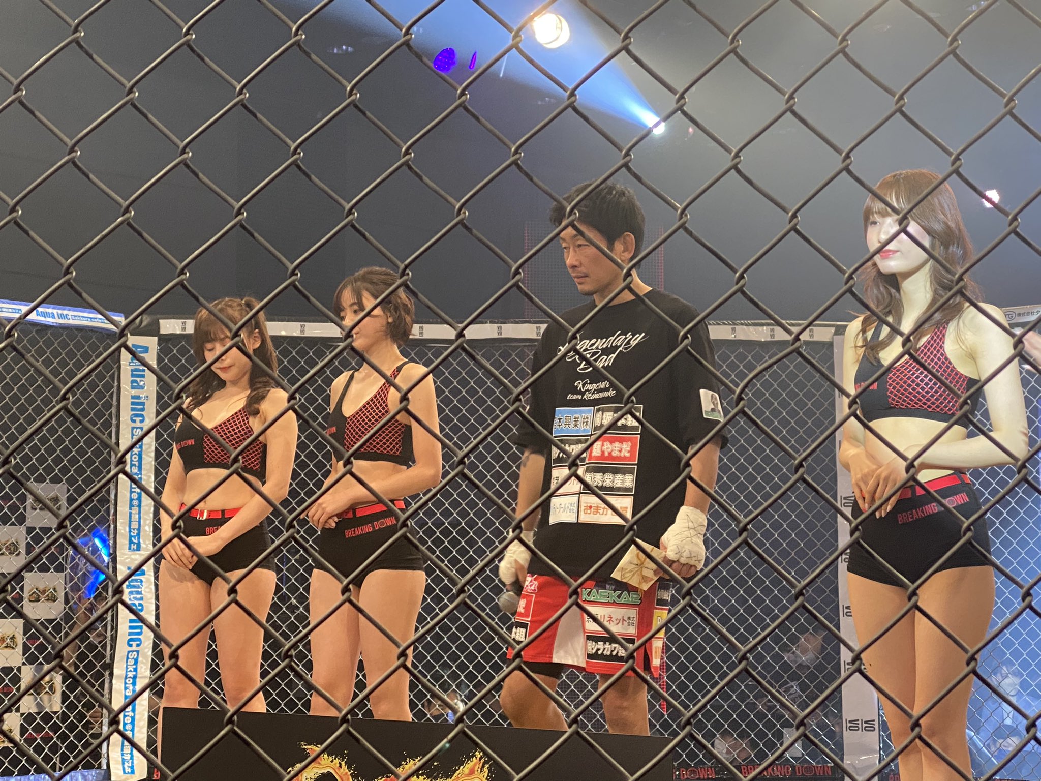 堀鉄平＠闘う弁護士 on Twitter: "The Outsider vs Breaking Down対抗戦 第6戦は、飯田選手の猛攻を凌いで、逆転のボディへの膝KO！！ 黒石君と、大喜びの ...