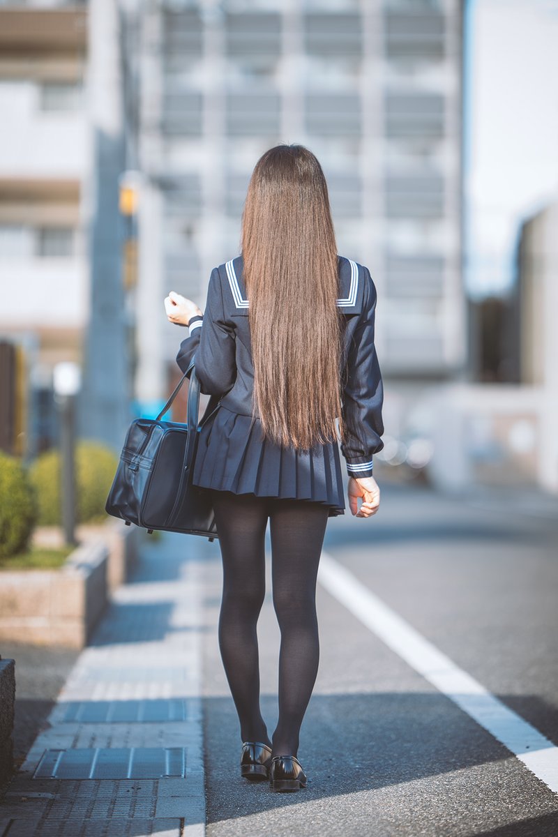 神威さくま🐅虚無の11月 On Twitter Rt Sutiblr セーラー服ミニスカートにマットな黒タイツの格好で外出している時の