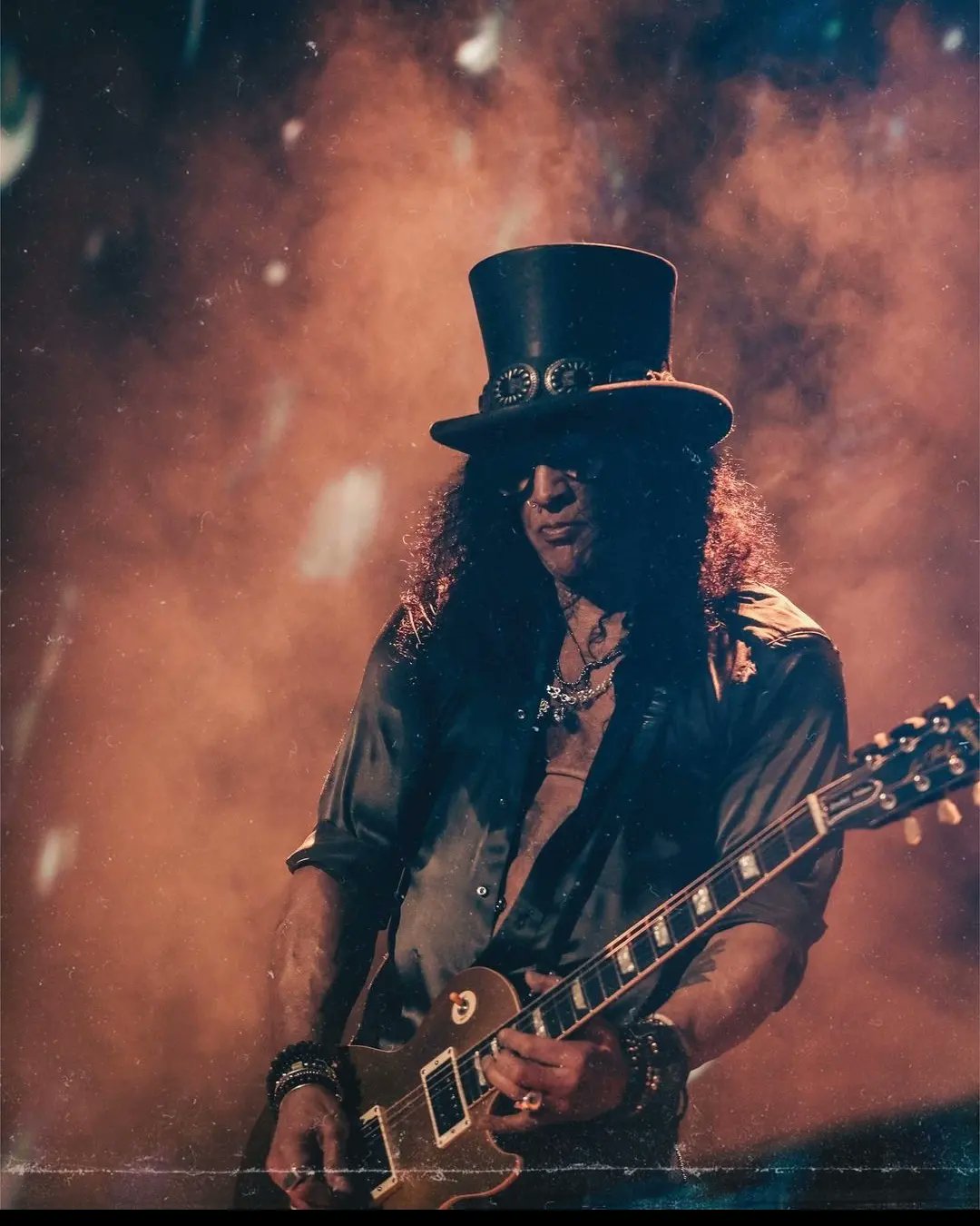 Slash Addict on Twitter: "Official Pix by @KatBenzova #southamerica tour 2022 night 2 #colombia ...