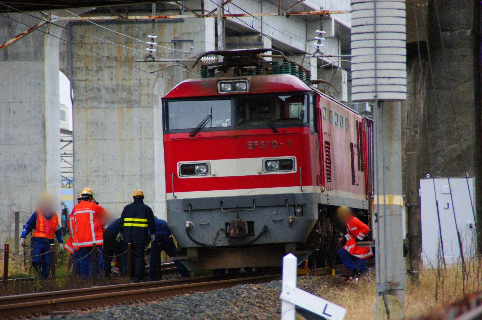 おた鉄 ⁴⁶@趣味垢 on Twitter: "当該はEF510-1。1エンド側より第二軸海側のみジャッキアップ。 https://t.co/jV8Aes0Sne" / Twitter