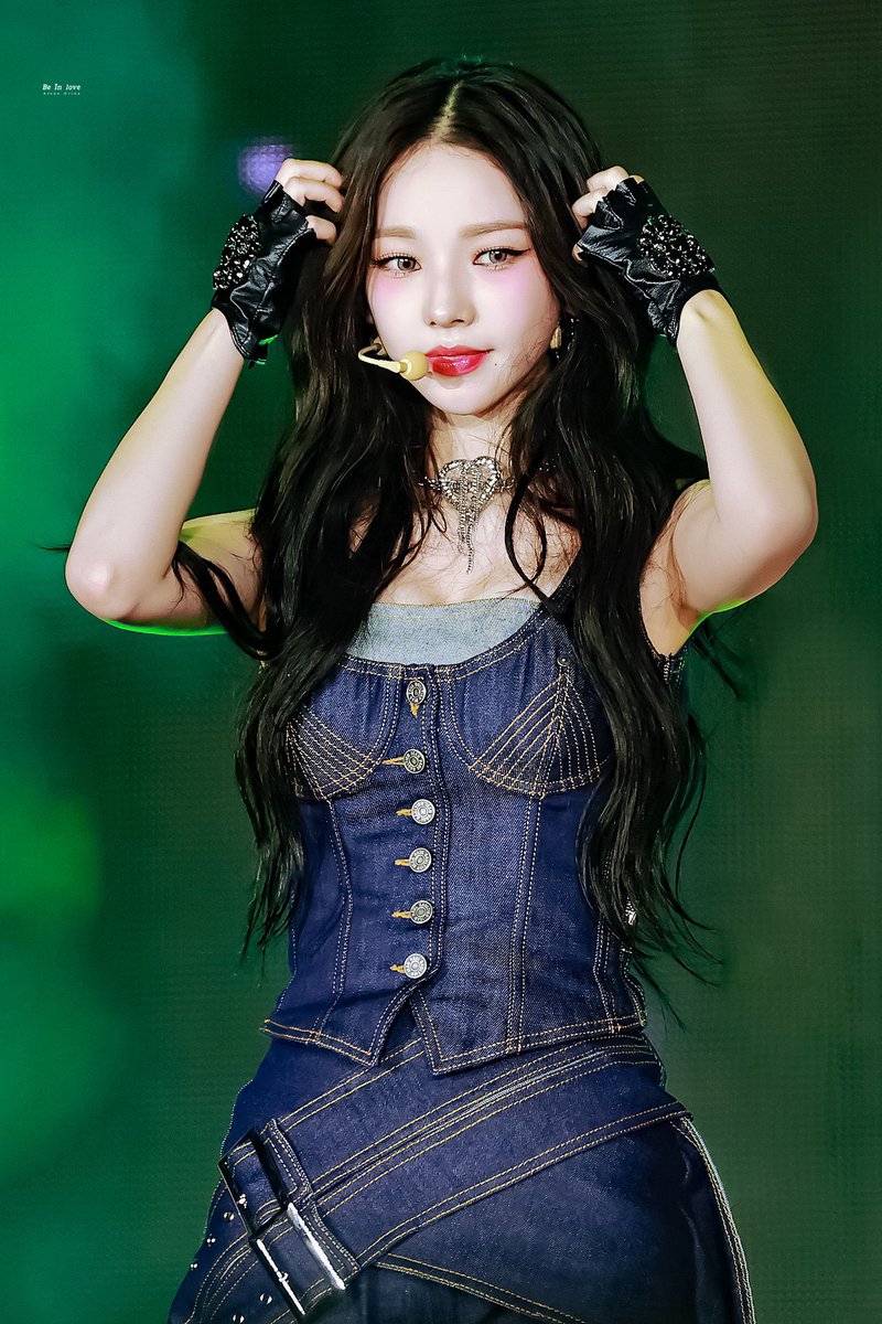 🖤 karina pics @karinaspics