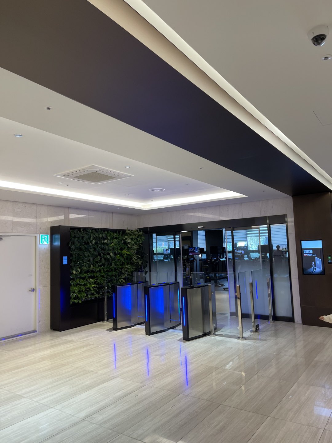 John Smith on Twitter: "과천자이. 요즘 아파트는 커뮤 시설이 진짜 대박인… https://t.co ...