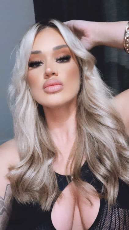 Samantha Stone on Twitter: "Check me out on https://t.co/C5kpOYzuYP to contact me! https://t.co ...