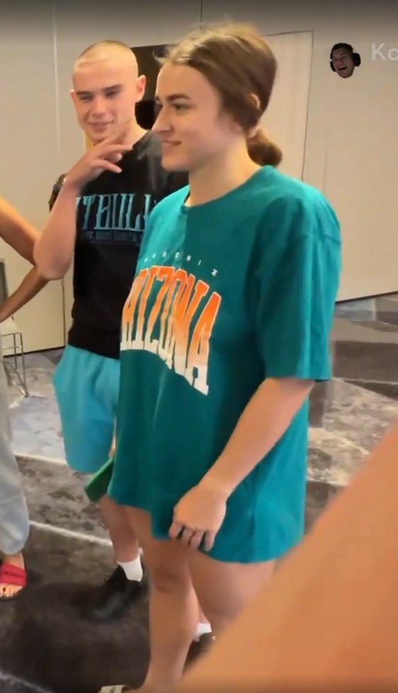 KAPI on Twitter: "@w_jaroniewska instagra vs real life https://t.co/uGOgfvSxje" / Twitter