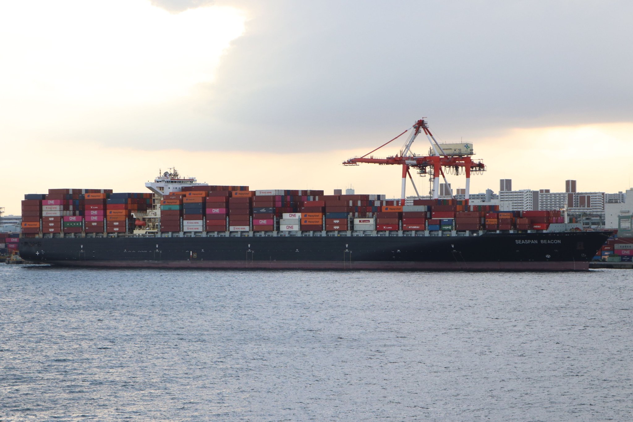 Ryo on Twitter: "「SEASPAN BEACON」 ONE が運航する10000TEU積のコンテナ船。“THE Alliance”（ONE、Hapag-Lloyd、YANG ...