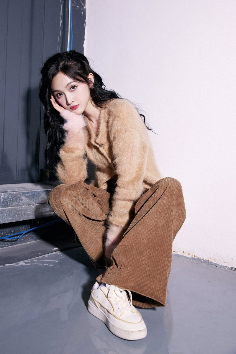 WJSN DAILY on Twitter: "[PIC] 221104 #XUANYI studio update (2) #우주소녀 #선의 #吴宣仪 #WJSN"