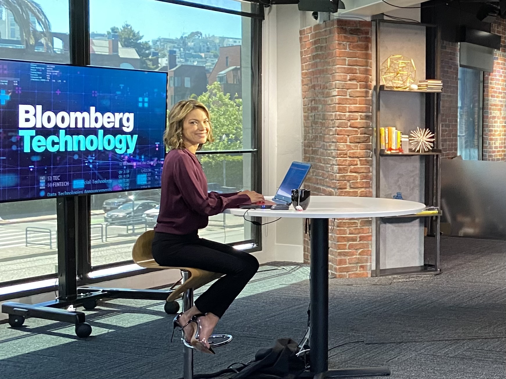 Emily Chang Bloomberg Legs