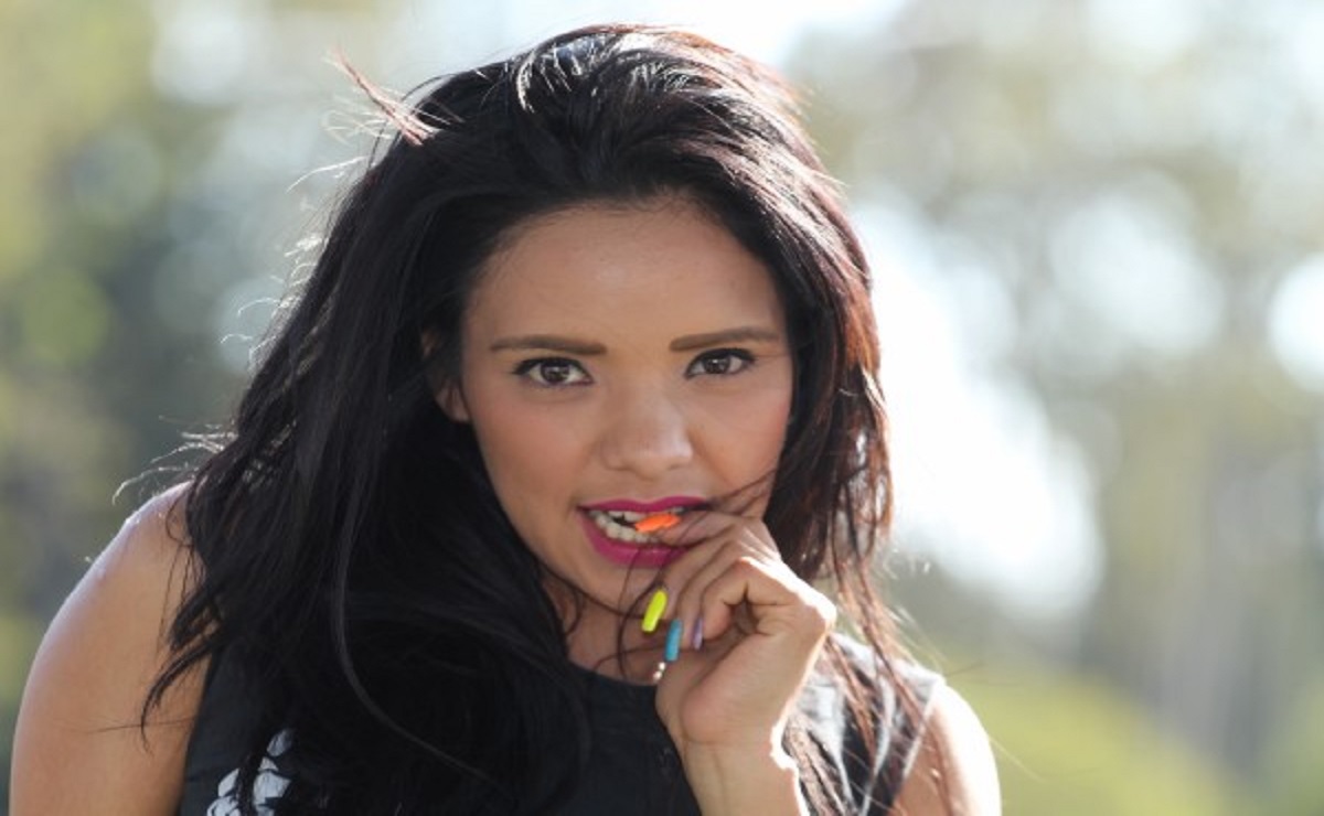 Puebla on Twitter: "La actriz de cine para adultos Annie López enseña todo a plena luz del día ...