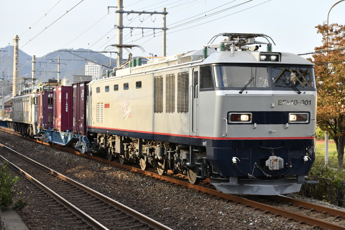 バリー隊 on Twitter: "2022/11.5 九州鉄道記念館展示回送 EF510 301＋コキ1B＋EF81 303 https://t.co/UkWEEJXNmW" / Twitter