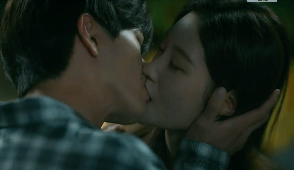 bea .* on Twitter: "Juhee likes sucking Seungcheon's lower lip every time they kissed. DO NOT ...