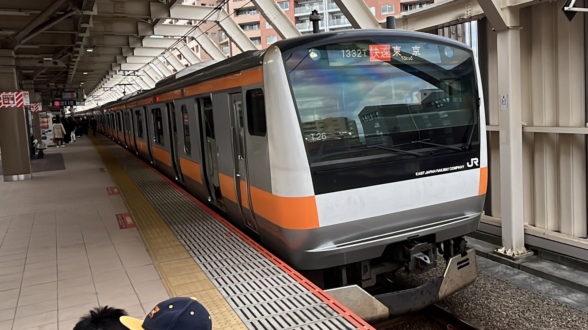 ぴーす交通局ツイッター課 on Twitter: "中央線E233系T26編成の東京寄りが片目でした‼️ E233系の片目ってあまり見ませんよね‼️ https://t.co ...