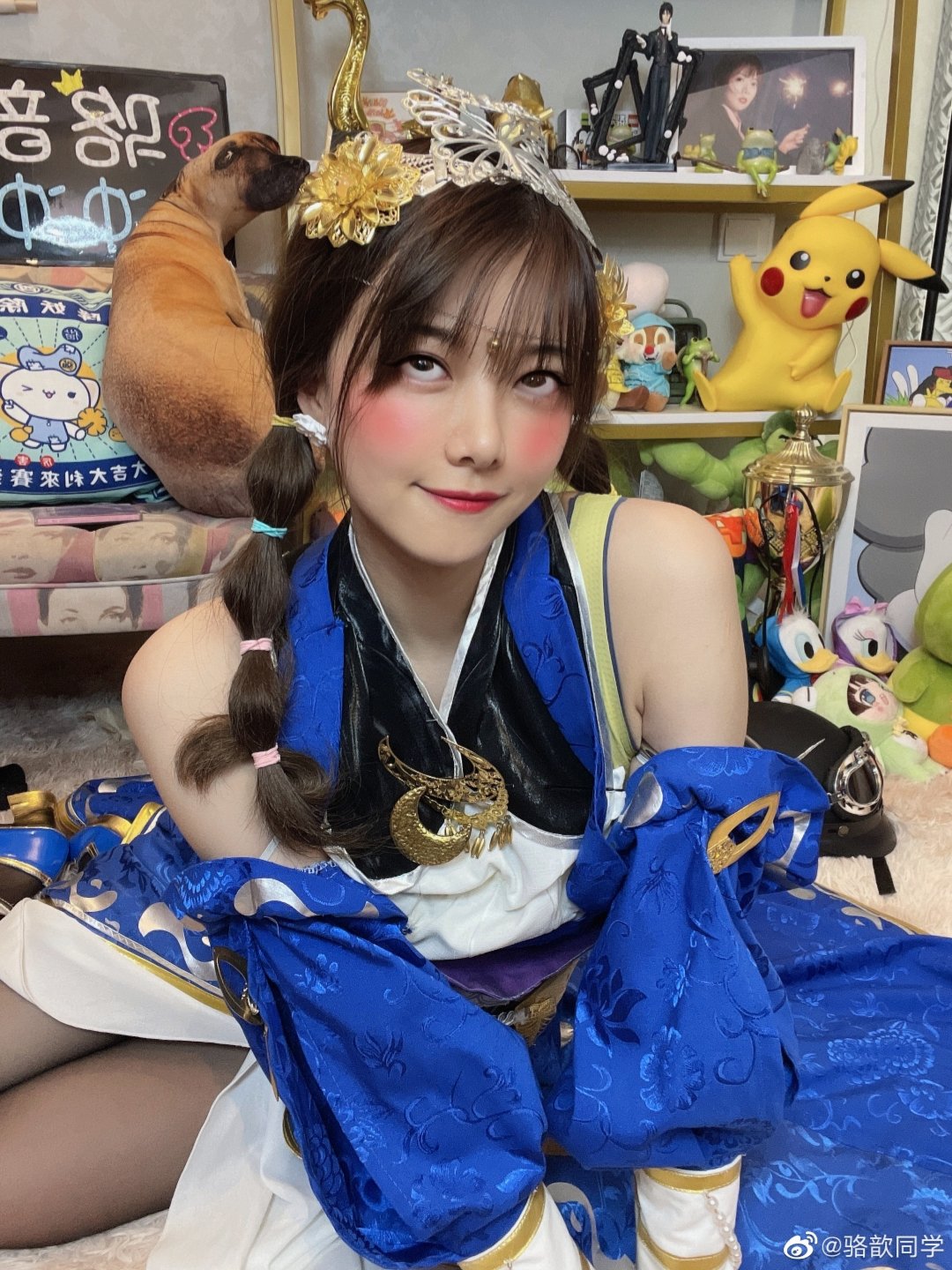 Cslyt On Twitter 骆歆真会盯啊，真适合制服调教🥵让她穿上情趣衣服在我面前扭动她的骚腿肥臀，欣赏她淫荡的曲线🥵硬的不行了就把她骑在身下，抱着她的宽胯肥臀狠狠后入顶的她淫臀肉浪