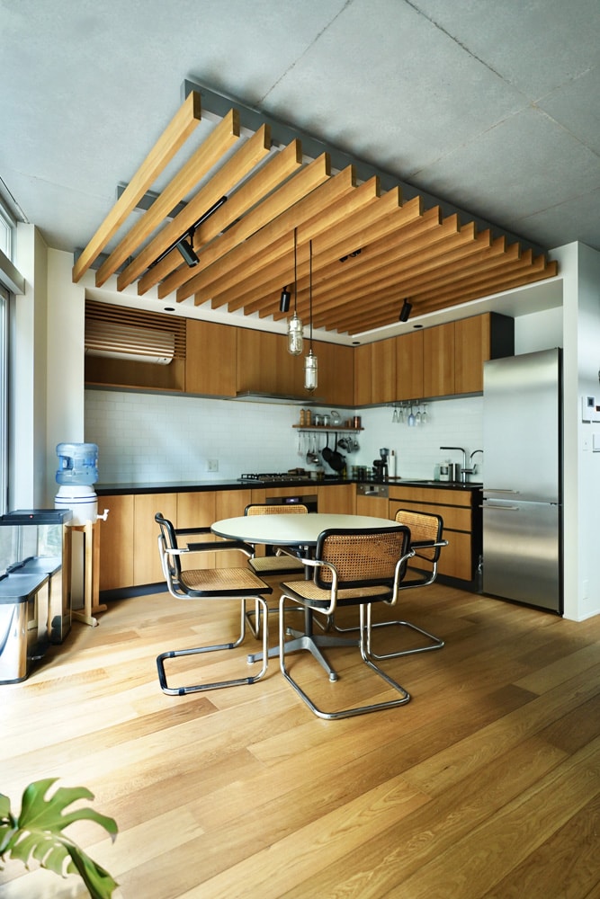 GINZA on Twitter: "【 #私と部屋 】無機と有機のコントラスト。名作家具をアートとして嗜む https://buff.ly/399Fdrv"