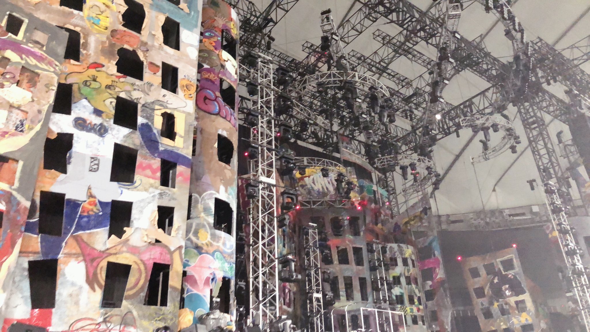 Asami Matsunaga on Twitter: "King Gnu東京ドーム。まさかの常田サイド最前列でした。スランバーの時、目の前に来てくれて夢みたいだった。 家族4人で参戦して、4 ...