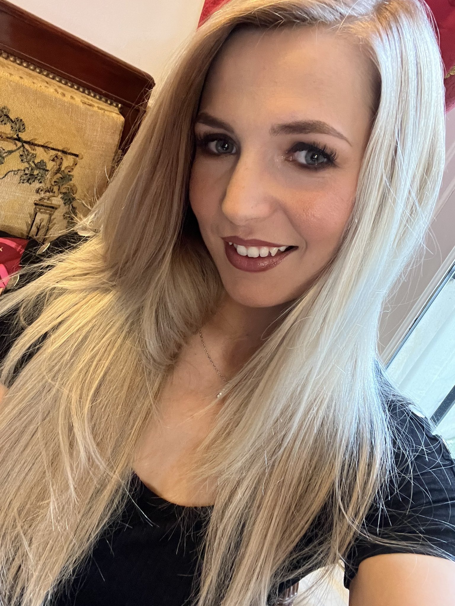 TW Pornstars - Chloe Duval. Twitter. Go me follow sur mon nouveau compte Instagram 🙏🏼 Montrons ...