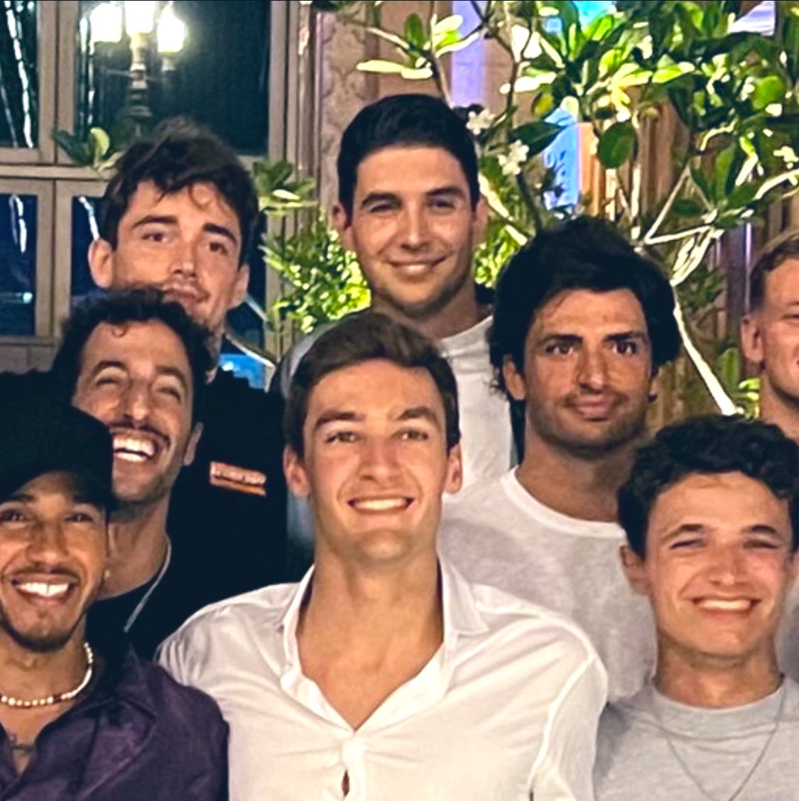 Stevo Eisele on Twitter: "Kvizova otazka za milion: spoznate, ktori dvaja piloti na fotke jazdia ...