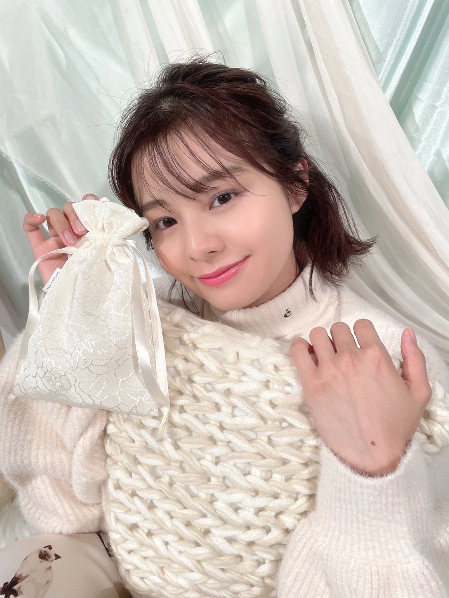 bis[ビス] on Twitter: "\ 𝗯𝗶𝘀 𝗿𝗼𝗼𝗺 / #本間日陽 （#NGT48）ちゃん、#池間琉杏 ちゃん、#中野愛理 （#SKE48）ちゃんの3人がプロデュースしたガーリーな ...