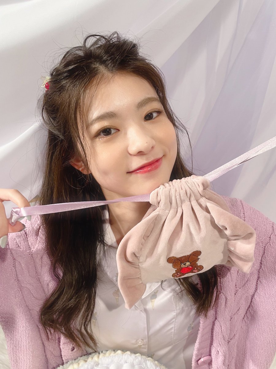 bis[ビス] on Twitter: "\ 𝗯𝗶𝘀 𝗿𝗼𝗼𝗺 / #本間日陽 （#NGT48）ちゃん、#池間琉杏 ちゃん、#中野愛理 （#SKE48）ちゃんの3人がプロデュースしたガーリーな ...