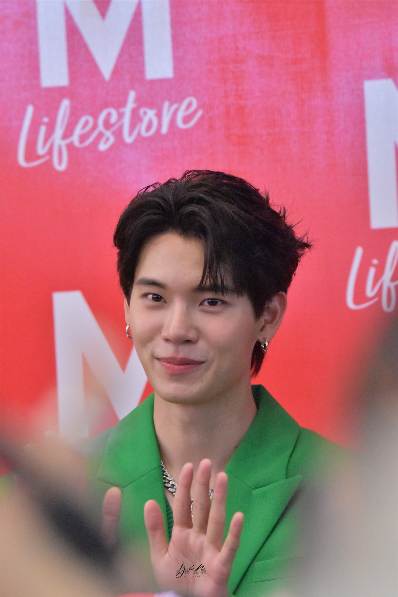 YiN ANAN OFFICIAL TH on Twitter: "มุหยิ่นคนหล่อเท่ #TheMallJumboJoyxYinWar #yinyin_anw @yinyin ...