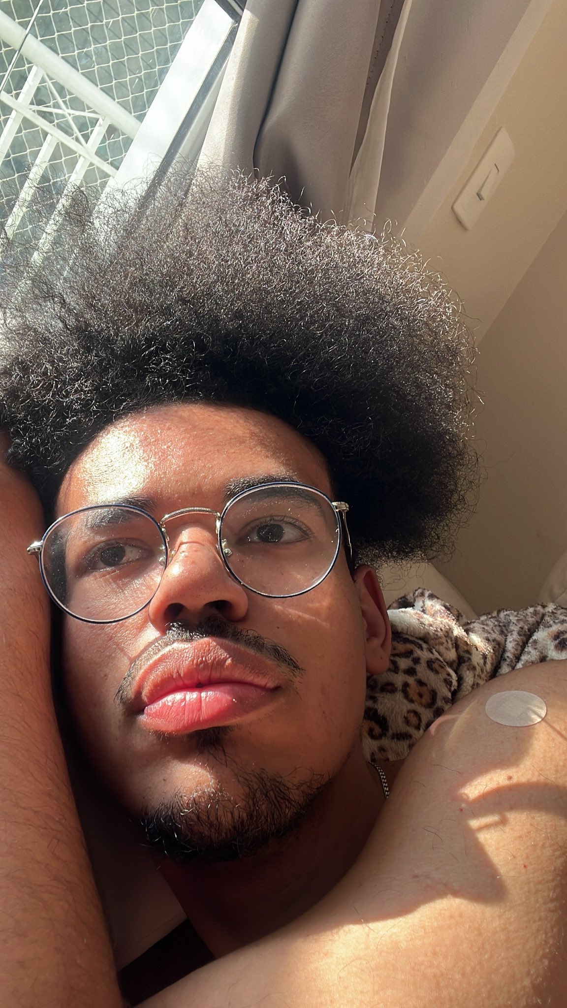 Guto Barbosa ⏱🌎 on Twitter: "vacinei gostaram? https://t.co/9pvUMDA62o" / Twitter