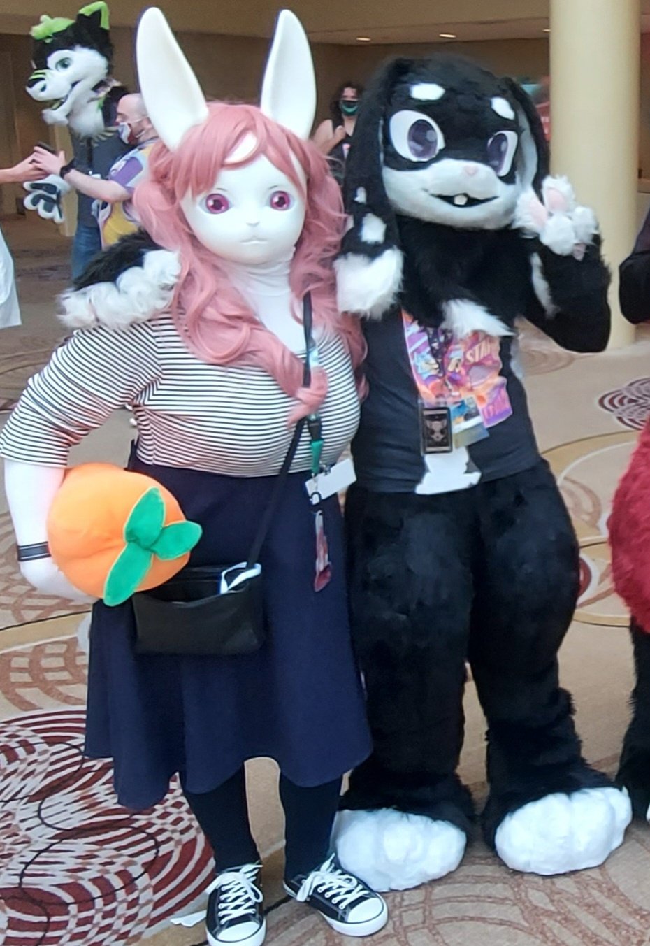 Bella Usagi on Twitter: "#FursuitFriday double bunny time! With @VictoriaTheBun at #furrydelphia ...
