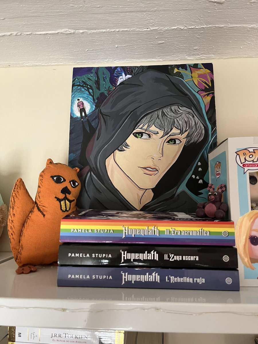 Pame Stupia on Twitter: "Estoy ordenando la biblioteca y miren este estante con mis libros y l ...