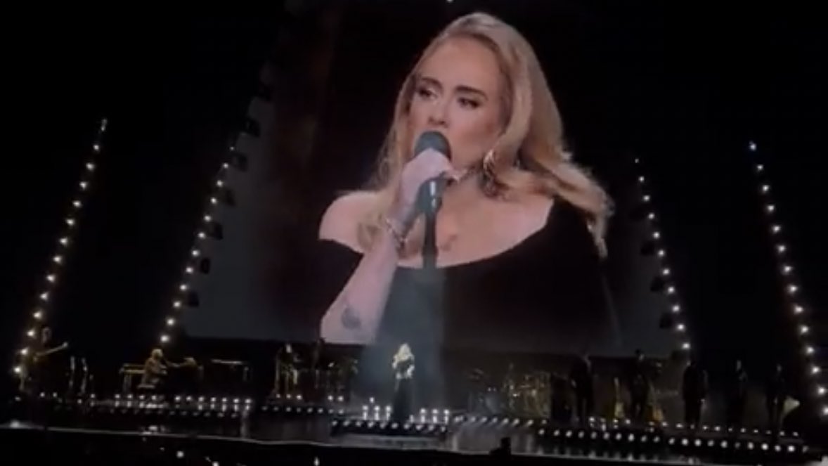 Pop Base on Twitter: "Adele delivers a stellar opening night of her Vegas residency. https://t ...